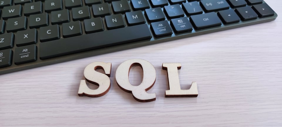SQLインジェクションとは？攻撃の種類や防ぐ方法を分かりやすく解説！被害事例の紹介も